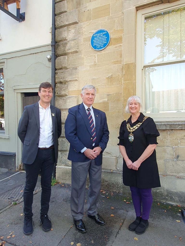 Blue Plaque unveiled for Alice Maud Batt – Witney Town Council